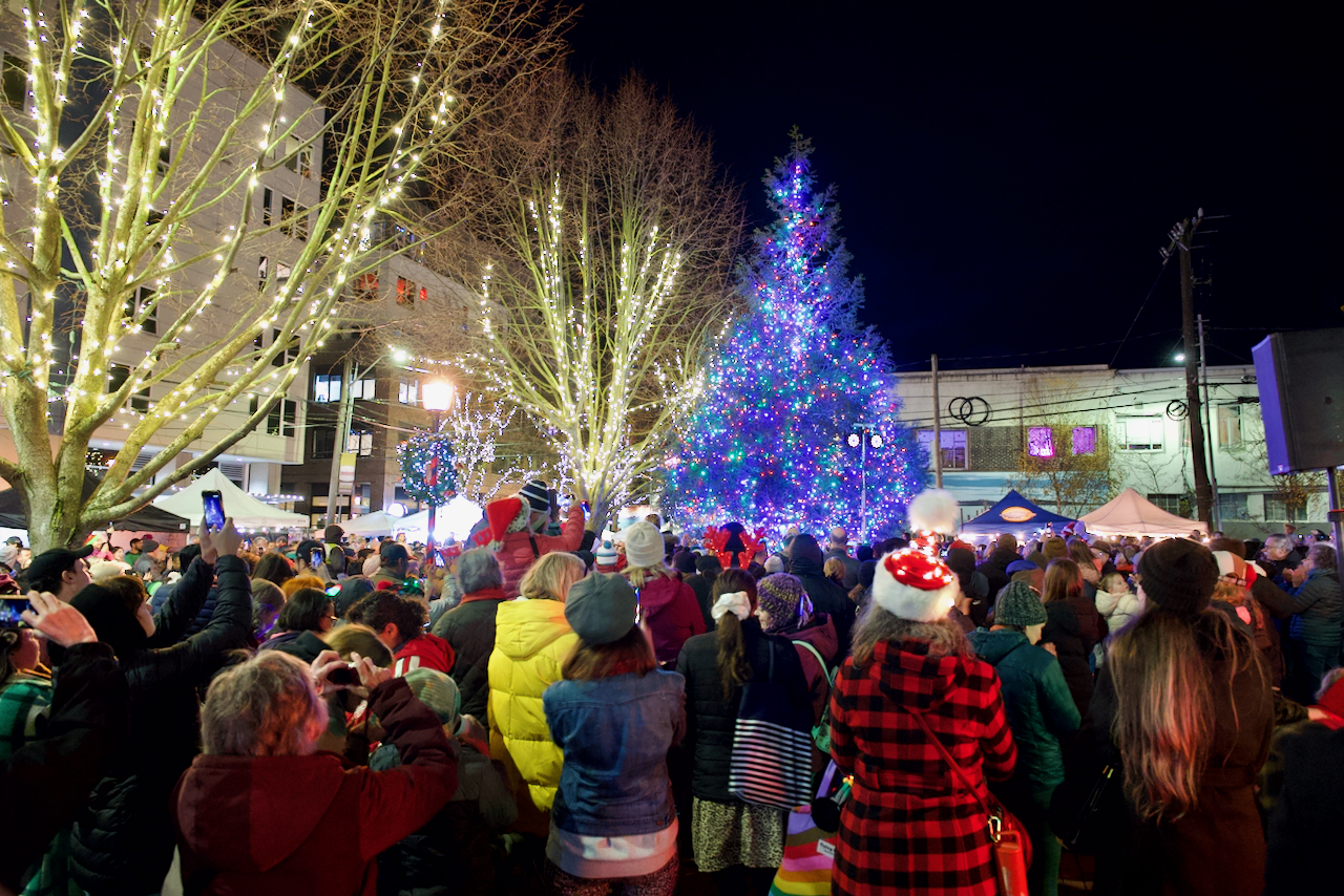 2025 Christmas tree lighting in the Junction was busy and fun ...